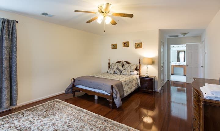 19. Petite Room In National Harbor - Oxon Hill, MD