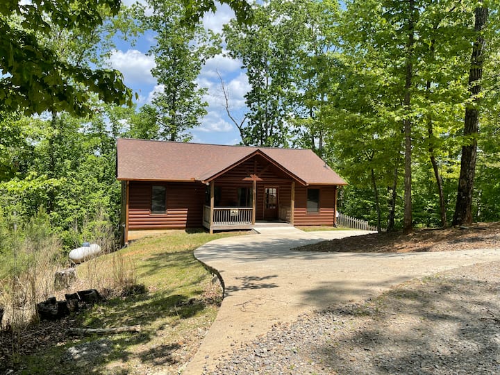 Very Private, Quiet Cabin With A Mountain View - Ellijay, GA