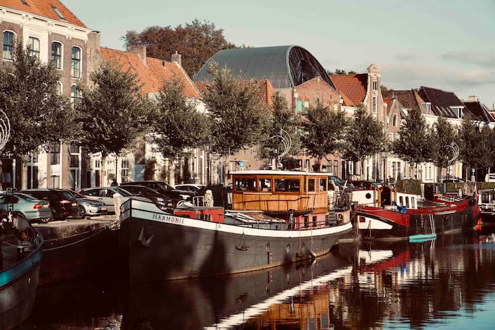 Sfeervol Overnachten Op Het Water In Hartje Zwolle - Zwolle