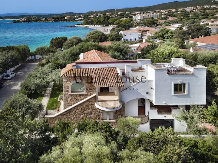 New Villa With Garden And Beach Access - Olbia