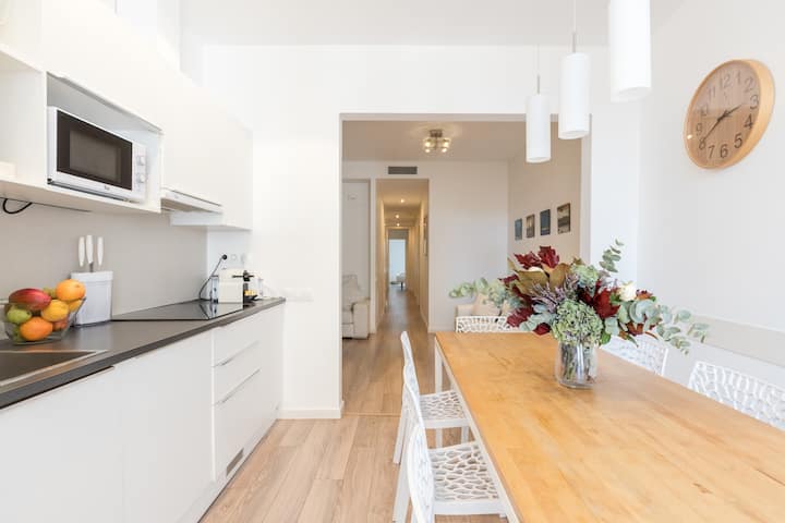 Superior 4 Bedroom Apartment (B3,1,2,4,5) - Barcelona