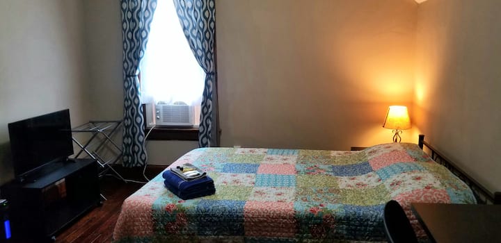 Brick 4: Private Bedroom, Shared Bathroom - Fort Wayne, IN