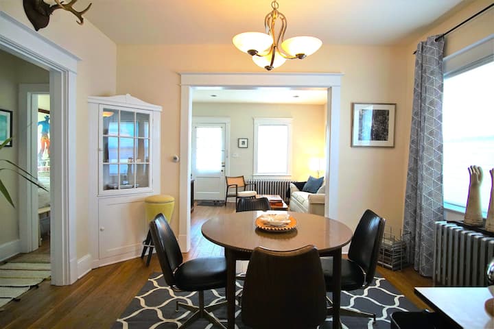 Astoundingly Charming Bungalow, Bells & Whistles! - Silver Spring, MD