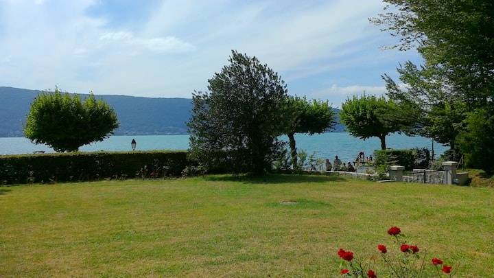 Maison Au Bord Du Lac D'annecy Menthon St Bernard - Annecy