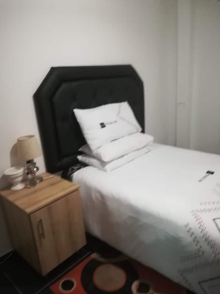 Vm Truck Inn Vip Family En Suite Room - Estcourt