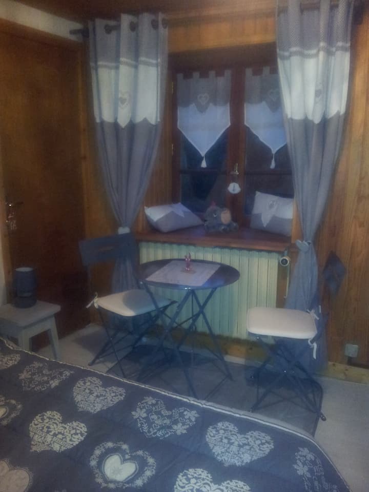 Chambre Dans Grande Maison(avec Sa Salle De Bains) - Aussois