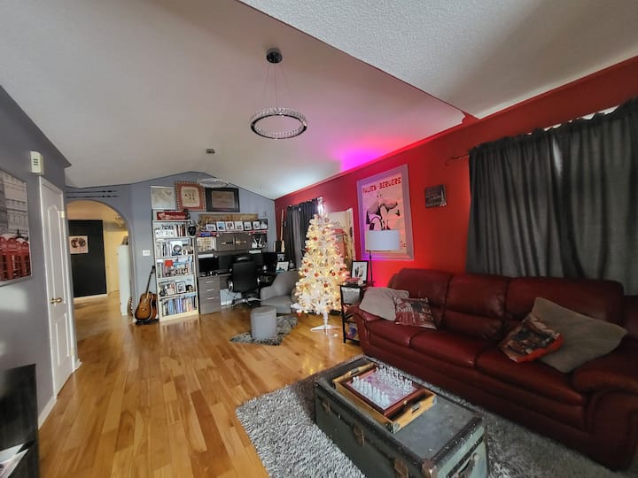 Beautiful Modern Home With Hot Tub. - Peterborough, ON, Canadà