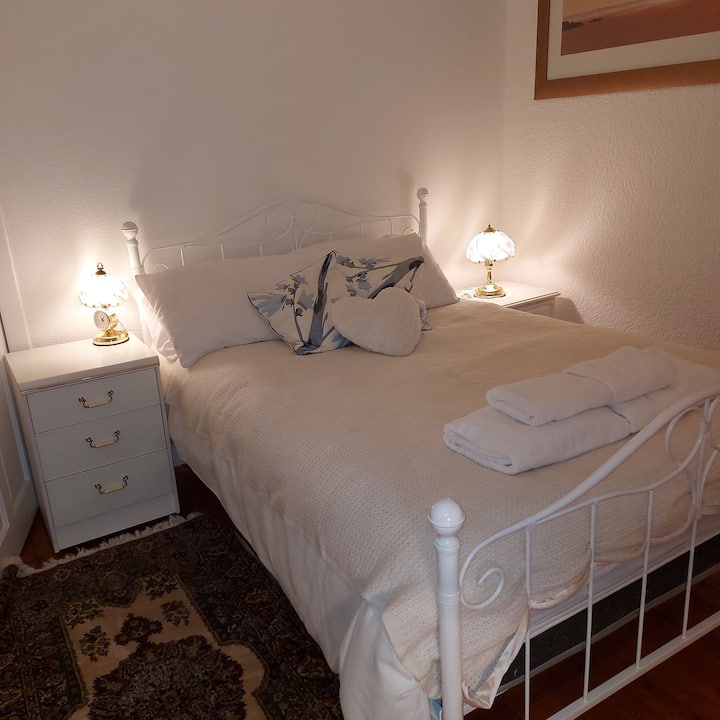Cosy Double Room In Rutherglen With Parking - East Kilbride