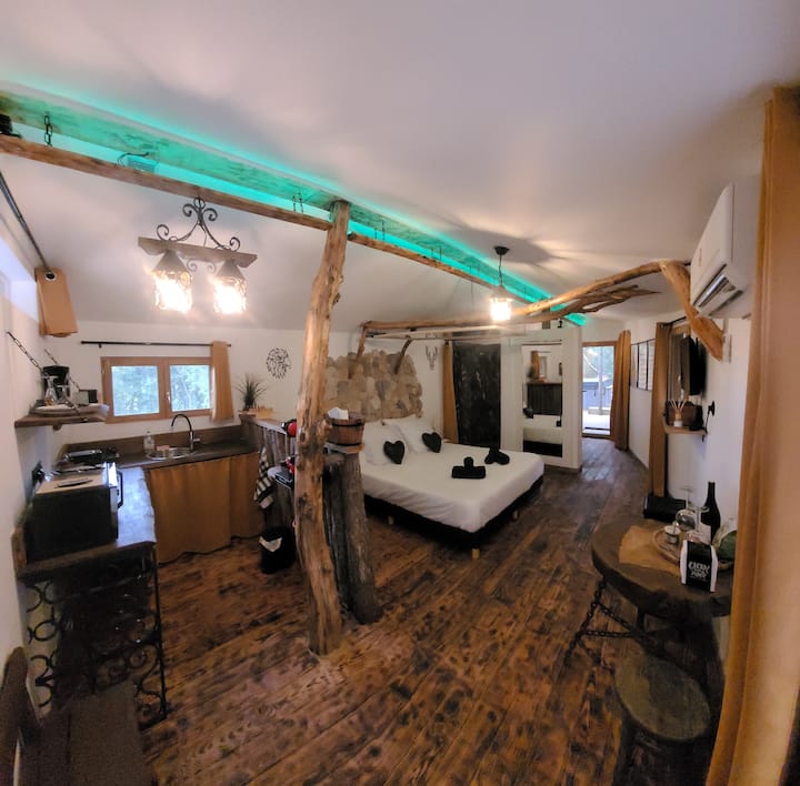 Love Room  Dans Les Bois Avec Spa Extérieur - Cuges-les-Pins