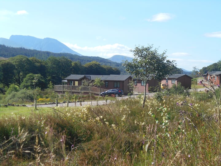 Harris 3 Bedroom Lodge, Spectacular Mountain Views - Loch Arkaig