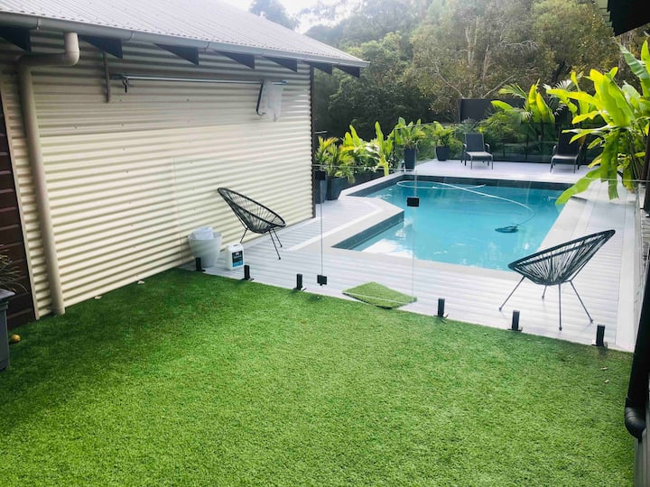 Adorable 3 Bedroom Place With Pool - Springbrook