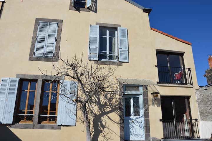 Maison De Caractère Dans Quartier Historique - Clermont-Ferrand