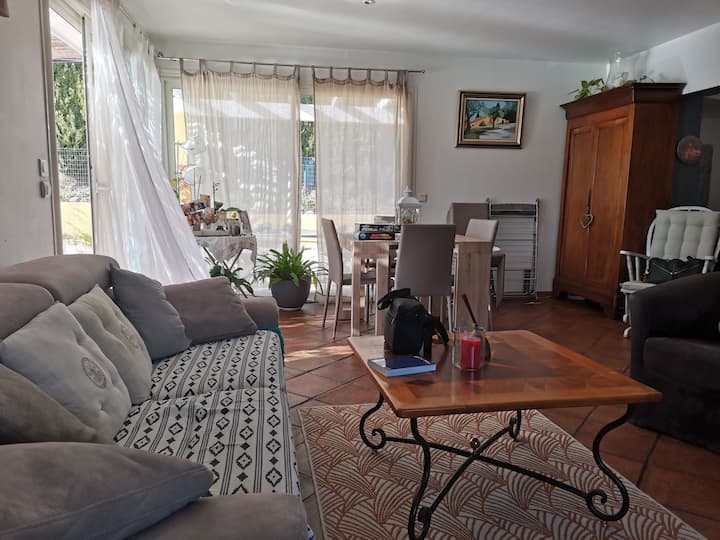 Sanary/mer Villa 6 Personnes. Prix Soldés - Bandol