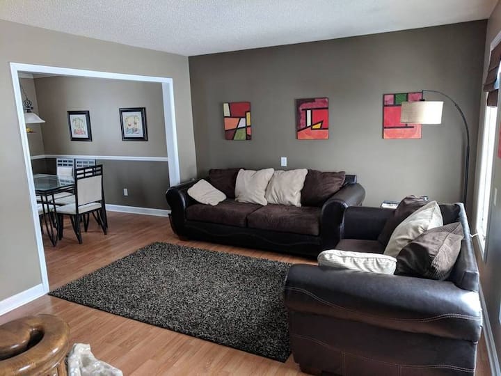 "The Beach Escape" Beautiful Coastal Themed Room - Fort Wayne, IN