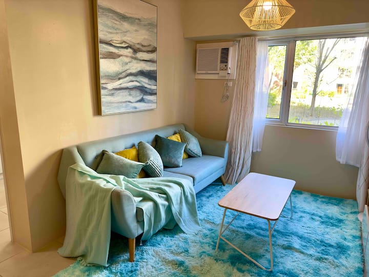 Blue Pool View 2bedroom @Avida33 - Iloilo City