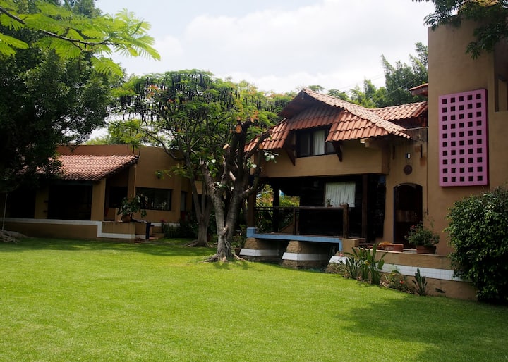 Las Trojes, Enter 10am (For Up To 23 Guests) - Cuernavaca