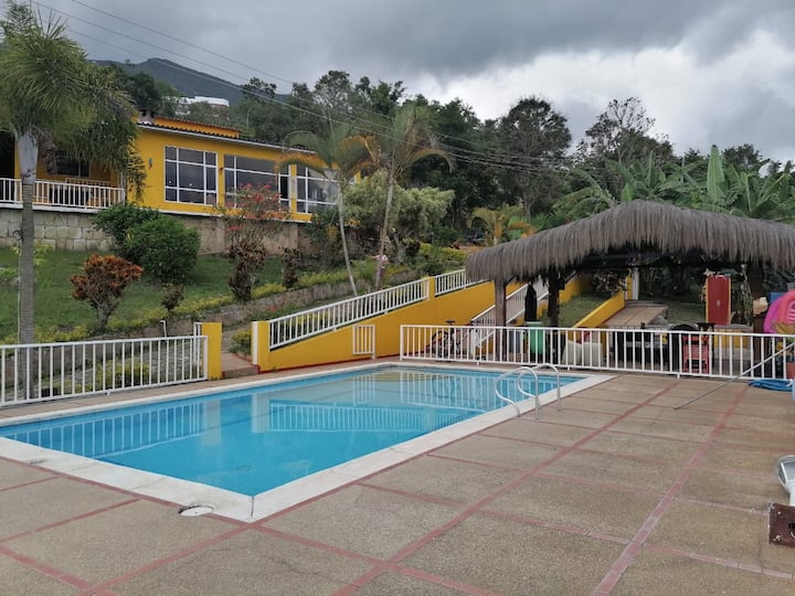 Felicidad Total. "La Magia De Un Paraíso Completo" - Fusagasugá