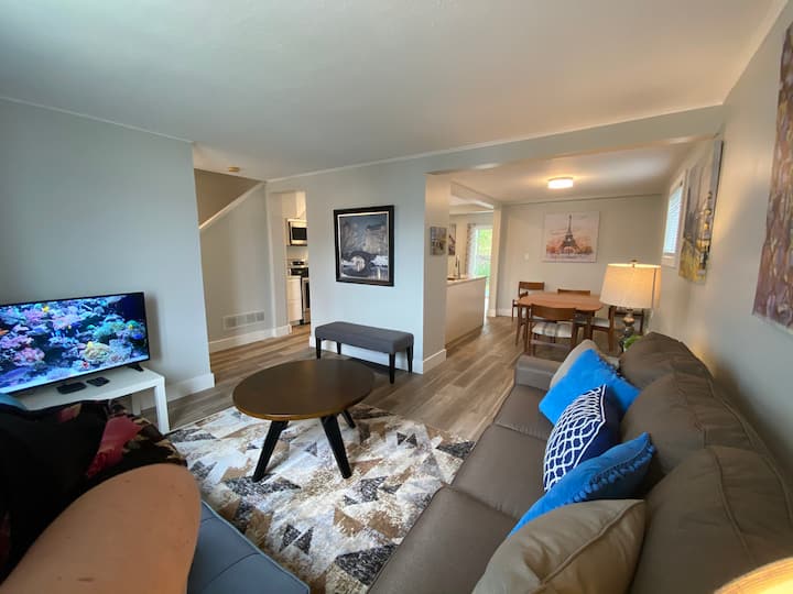Bright & Beautiful- Just Renovated- Longer Stays++ - Grand Falls-Windsor