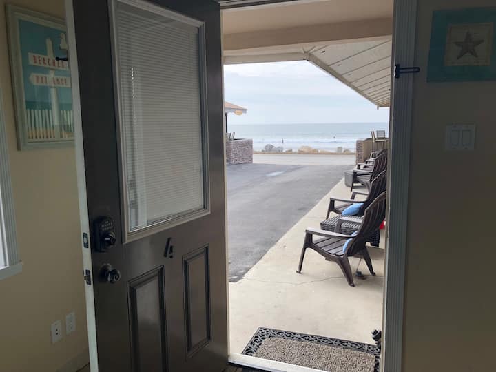 A Strand Of Paradise Large Studio 4 - Oceanside, CA