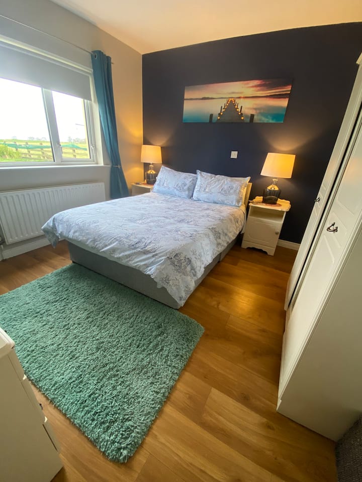 The Beaches B & B, Large En-suite, Ground Floor - County Donegal