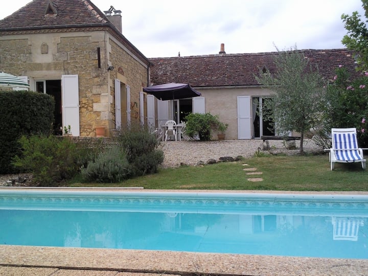 Puypezat, Sur La Colline Avec Vue Sur Bergerac - Bergerac
