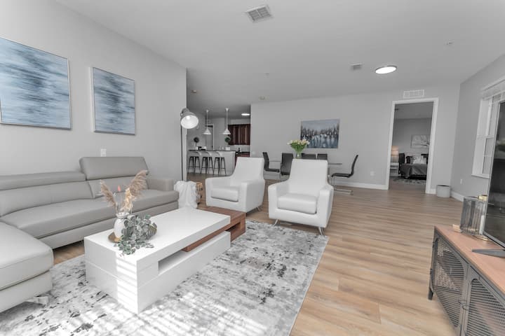 Vista Cay Resort Luxurious Apartment - Winter Garden, FL