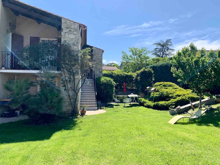 Apartement Dans Villa Au Calme - Oraison