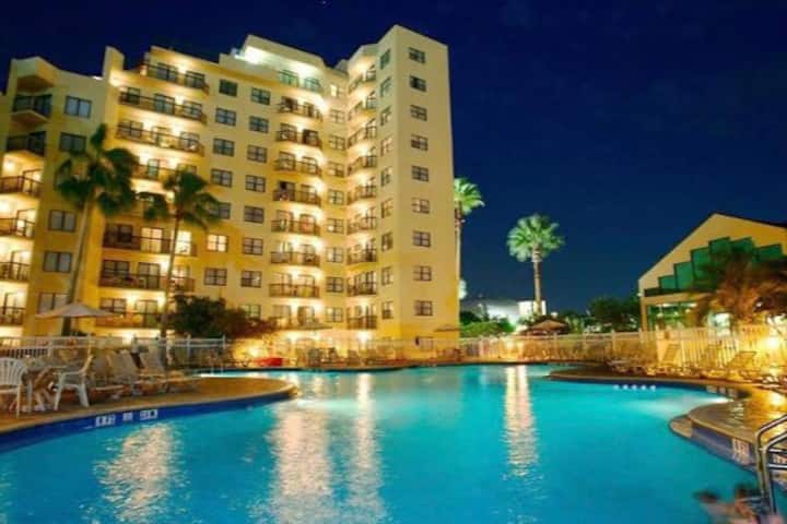 Amazing Studio King Bed I-drive - Universal&disney - Orlando, FL