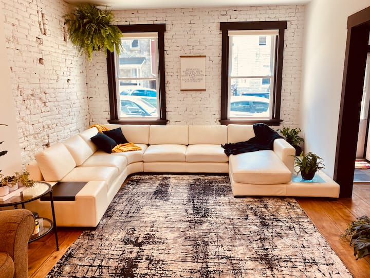 Modern Brick Room- 6 Minutes From Reading Hospital - Reading, PA