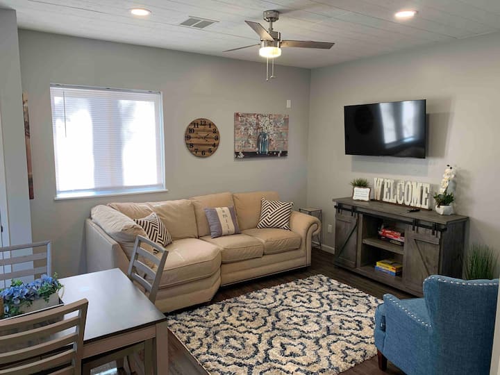 *Brand New* Downtown  Apartment - Prescott, AZ