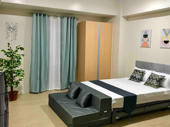 Myspace 81newport, Rwm & Naia Airport Manila - Pasay