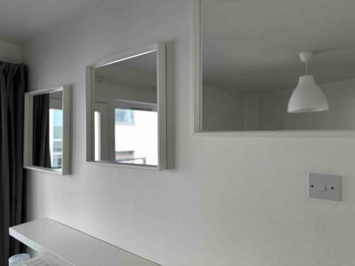 Chic City Centre Superking Bed - Dublin