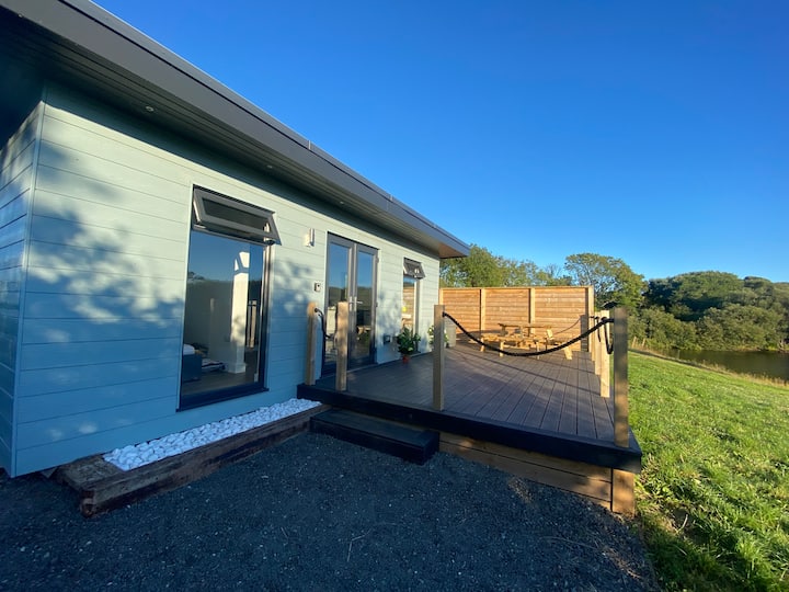 The Lily Pad, Pond Field Glamping - Pembrokeshire