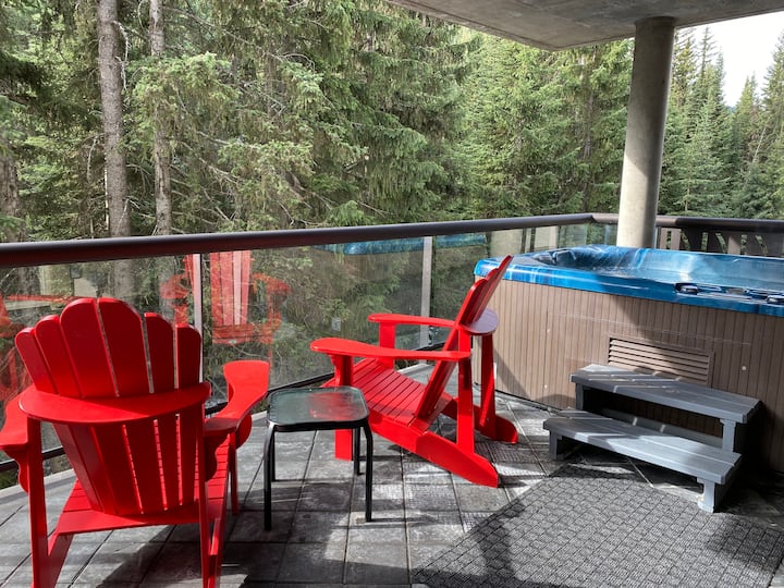 Modern Condo In The Heart Of Sun Peaks - Sun Peaks