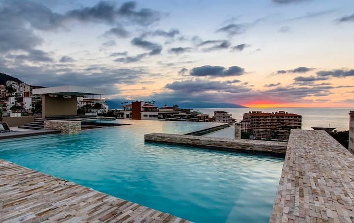 Zona Romantica's Stylish Loft 268 Studio - Conchas Chinas