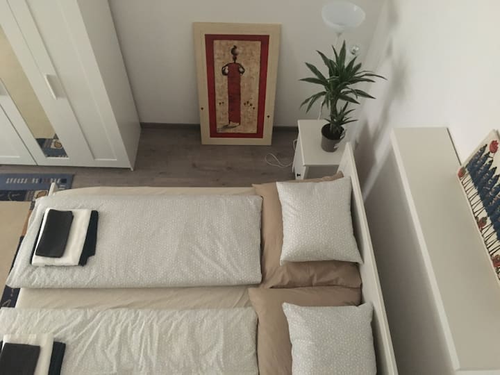 City Park Corner - 2 Br, Quiet & Central - Budapest
