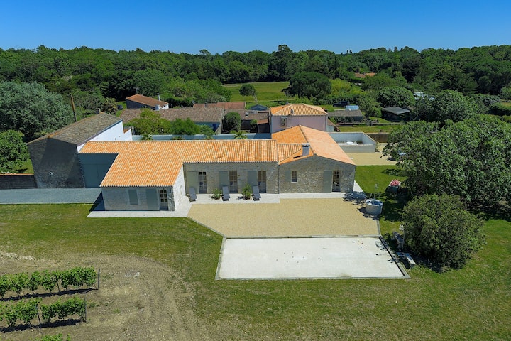 Luxury Oleronnaise Farmhouse At The Foot Of The Vines With Private Enclosed Swimming Pool - La Cotinière
