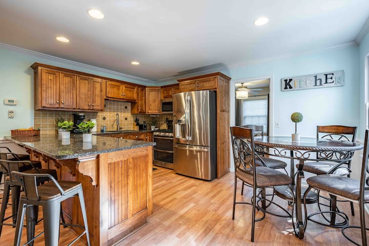 4br Cozy Home, Close To Uga & Downtown Athens - Athens, GA