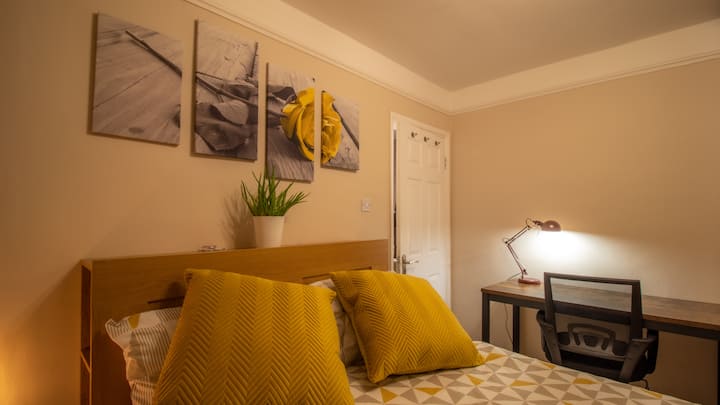 Home Away From Home - Double Room In West London! - Twickenham