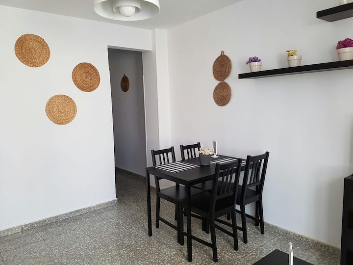 Bonito Apartamento Con Wifi En Centro De Benidorm - Benidorm