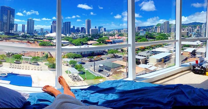 Panoramic All Glass 3 Bedroom - Honolulu, HI