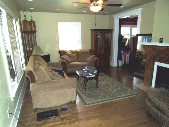 Western Cowboy Rm W/balcony - Oklahoma City