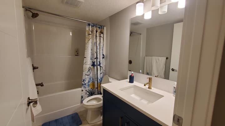 Private Basement Suite | Cozy & Comfortable - Airdrie