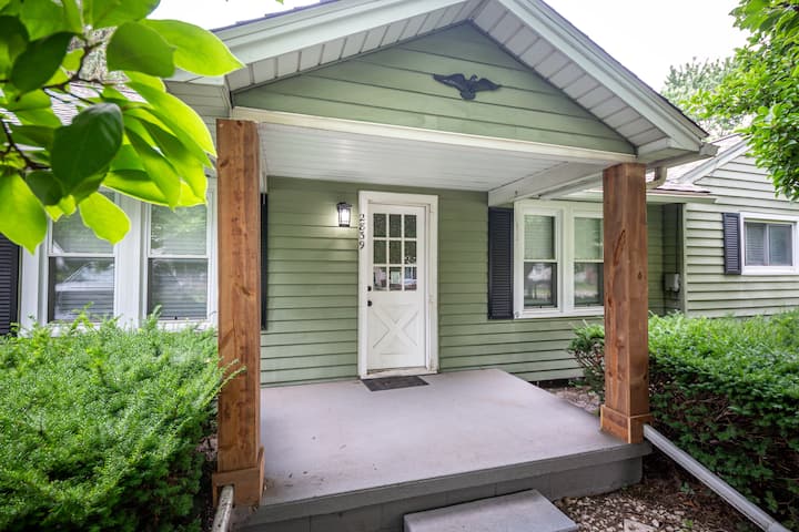 Simple & Sweet 2 Br 1 Ba Home In Lansing - Cynwood - Lansing, MI