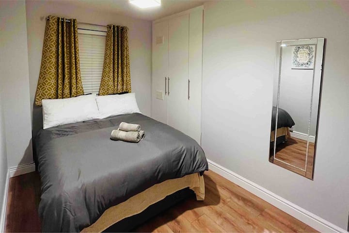 Gorgeous Bedroom - 35min Centre And 10min Airport - Meath