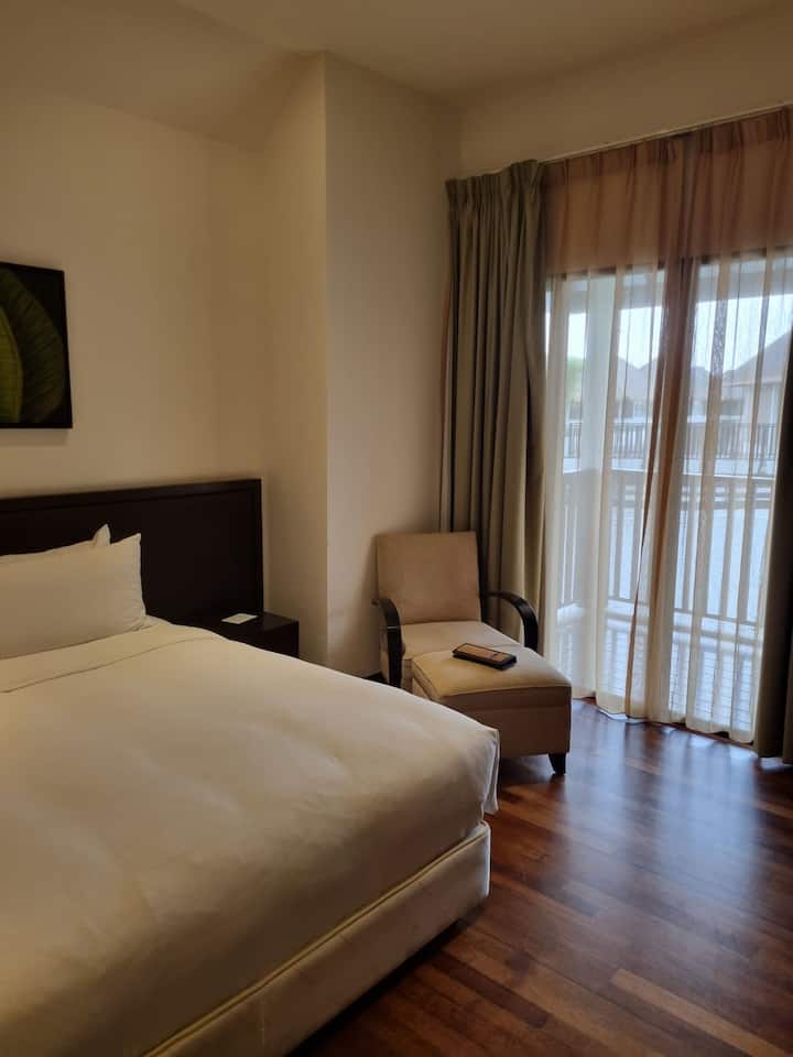 Beautiful 2 Bedroom Water Chalet - Bagan Lalang