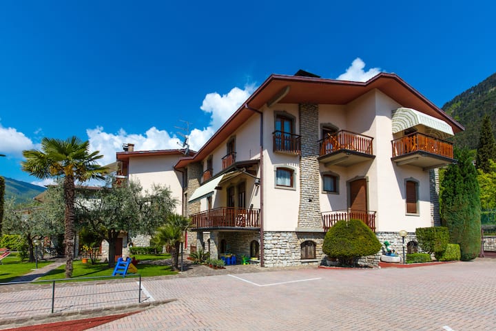 Villa Mariarosa Experiencing The Lake And Mountain - Gardasee