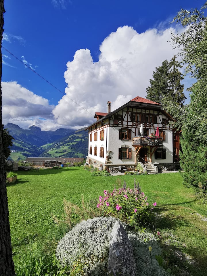 Gemütliche Dachwohnung In Der Casa Alpina - Obersaxen