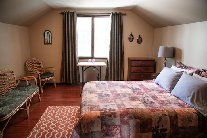 Country Comfort Bed And Breakfast Room 2 - Golden