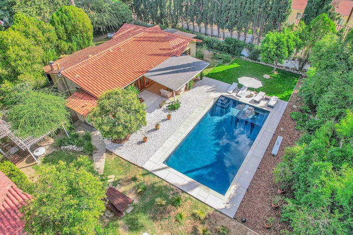 Melody Acres Guest House - Los Angeles, CA